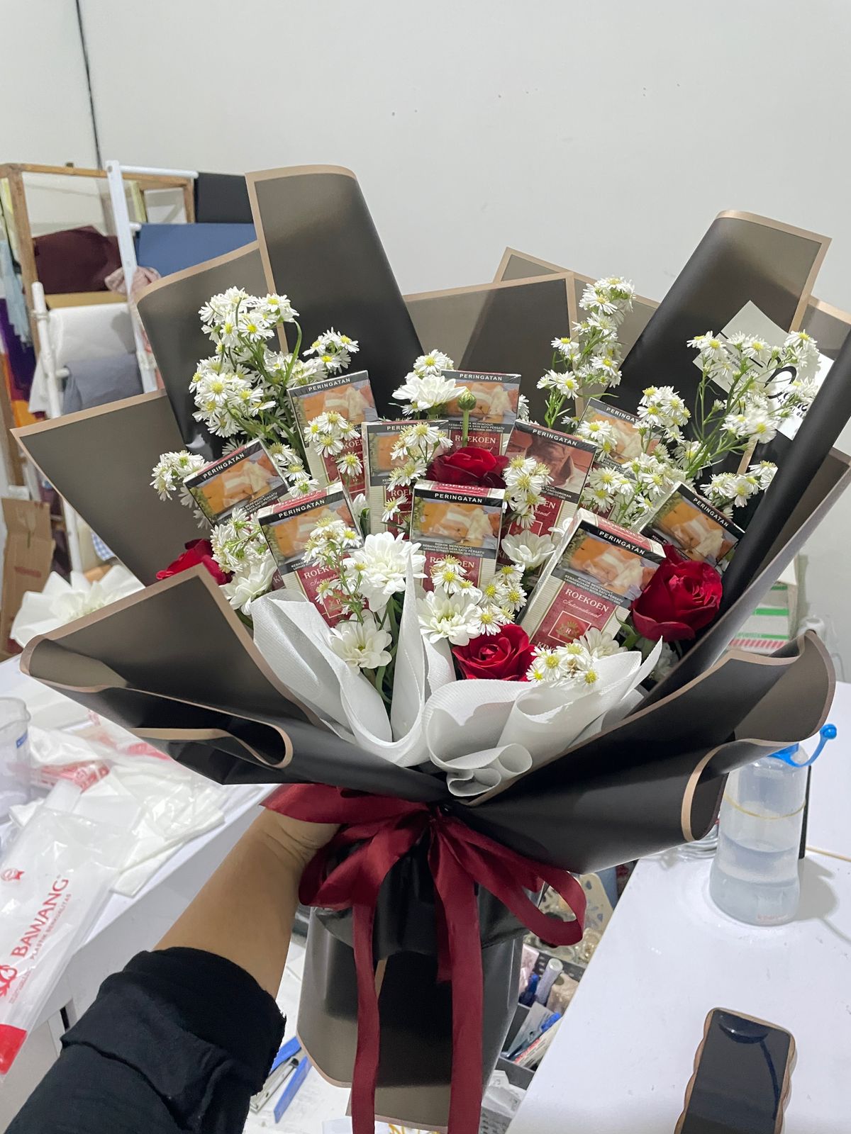 Custom Bouquet 005 - Rokok Kemasan - Delarosa Fleur | Toko Bunga Kediri ...