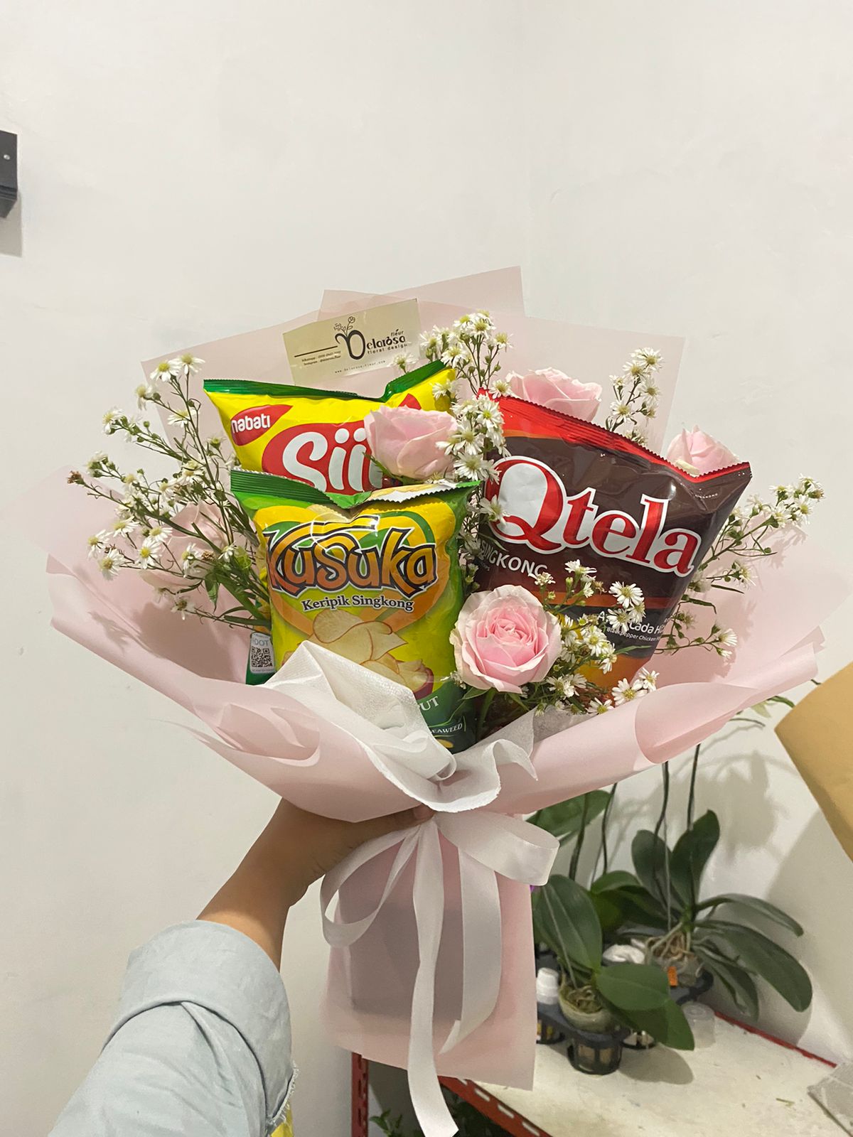 Snack Flower 004 - Delarosa Fleur | Toko Bunga Kediri | Florist Kediri ...