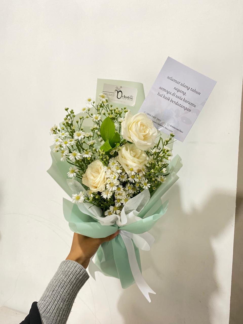 Delightful Roses 006 - Delarosa Fleur | Toko Bunga Kediri | Florist ...