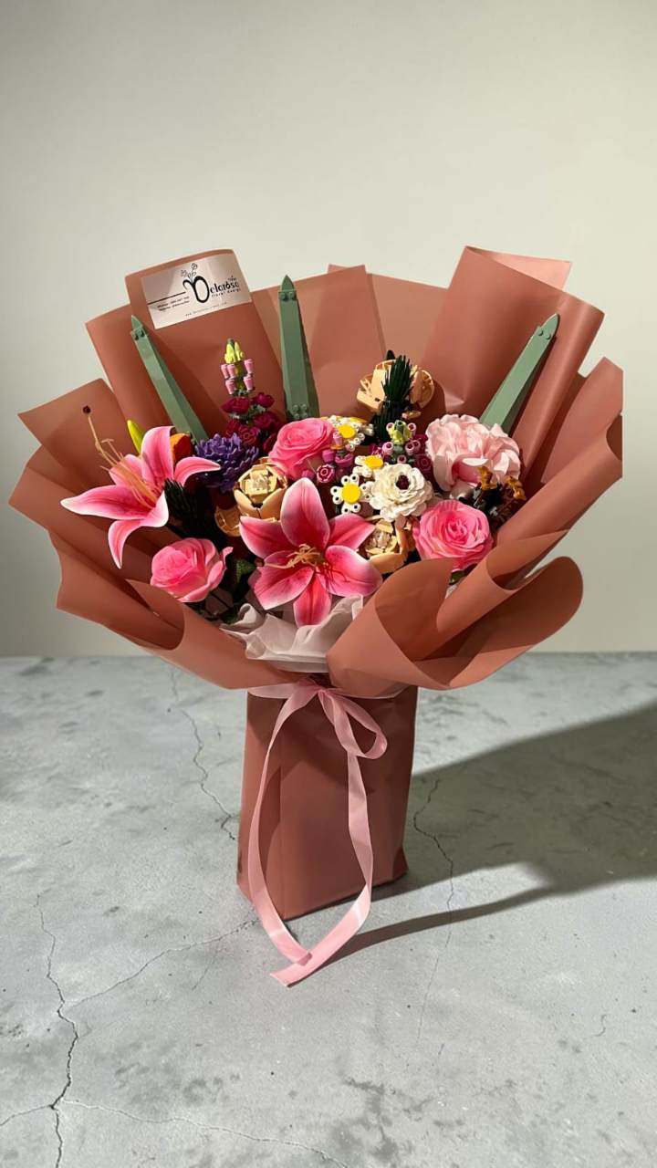 Custom Bouquet 032 - Lego - Delarosa Fleur | Toko Bunga Kediri ...